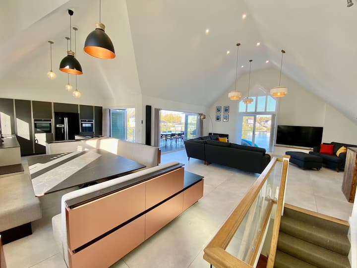 45 Summer Lake - Stunning Cotswolds Lakeside View - South Cerney
