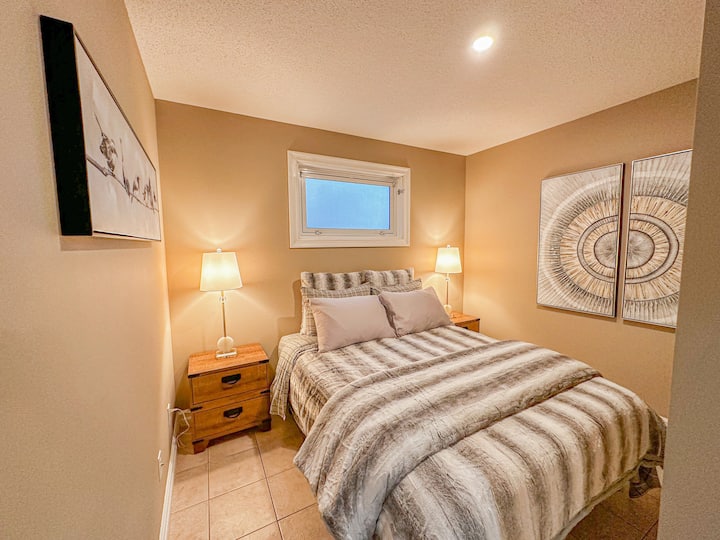 Designer Suite In Old-strathcona - Edmonton