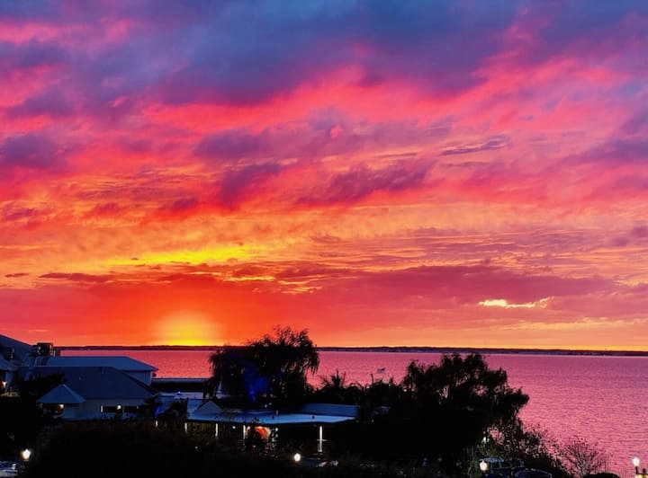 Amazing Bayside Views @Sunset309 - Ocean City Beach, MD