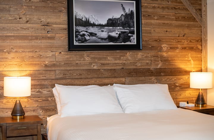 Buckeye One-bedroom Suite At Gull Lake Lodge (#14) - June Lake, CA