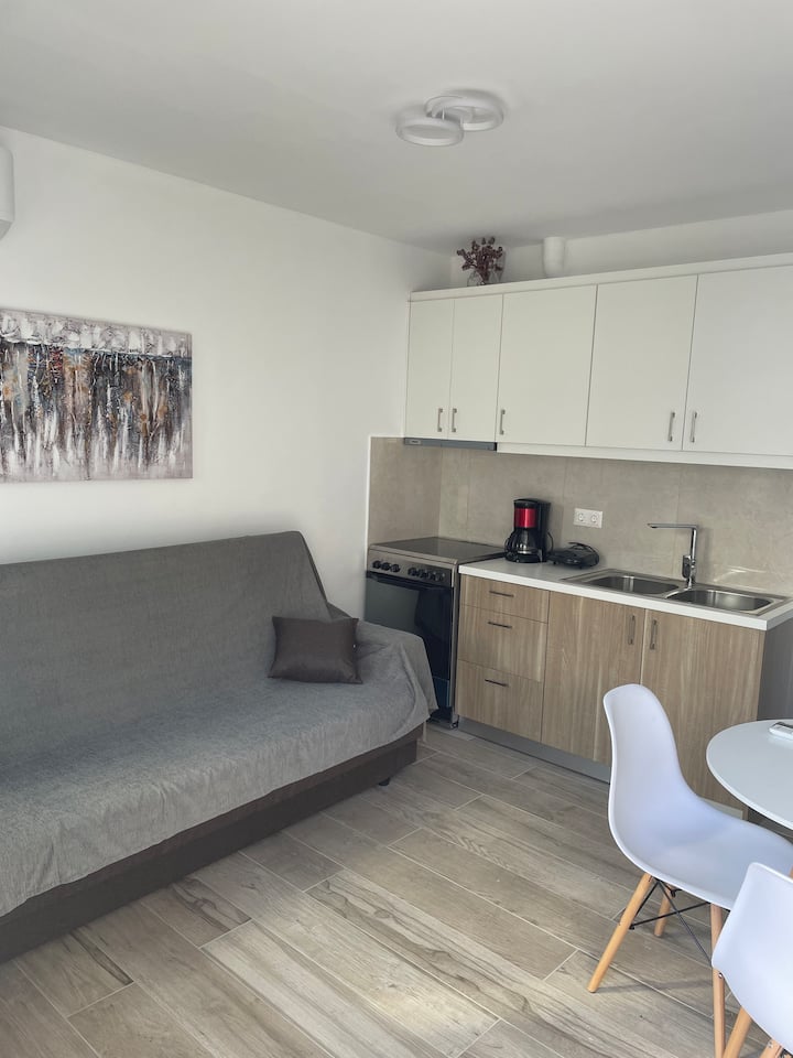 Enastron Cozy & Quiet Apartment - Iraklion