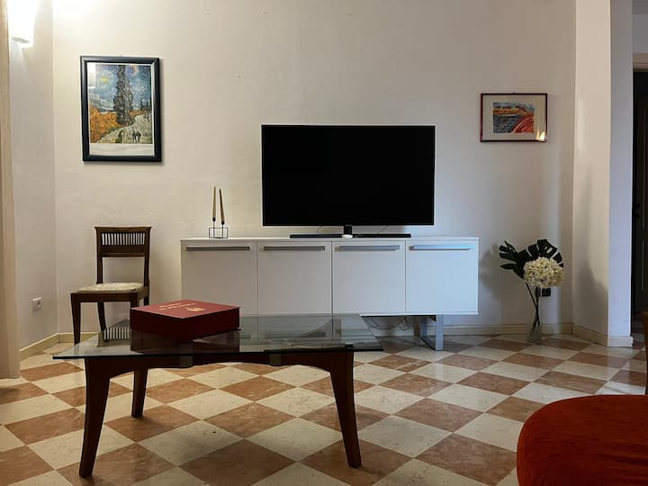 Appartamento Con Ingresso Indipendente - Modena