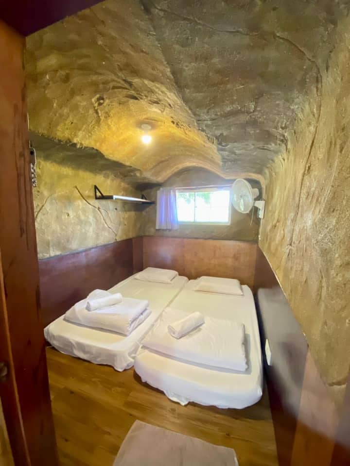 Farmstay (Cave 2pax) - Kampar