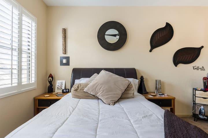 Private Southwestern Casita (30+ Day Rentals Only) - Goodyear, AZ