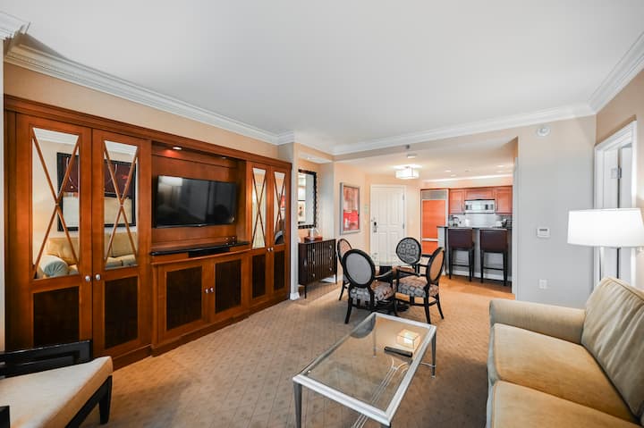 E4i2 1bd/2ba W/balcony/full Kitchen/pool/gym - Las Vegas, NV