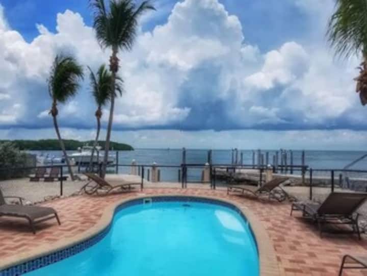 Stunning Panoramic Rooftop Views From This Gulf Side Tuscan Style Villa! - Marathon, FL