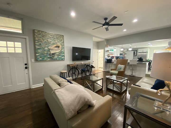 Luxury Two Bedroom Columbus Park Hideaway. (A) - Riverside, MO