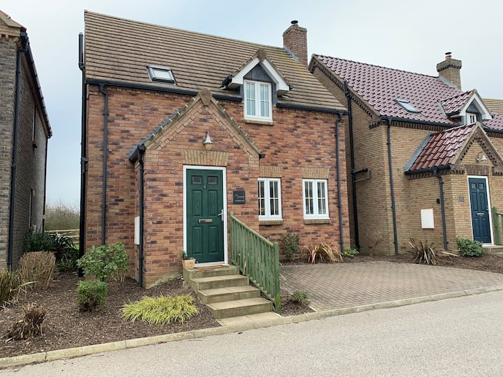 Hotdog House Detached Pet Friendly Eco-house - Filey