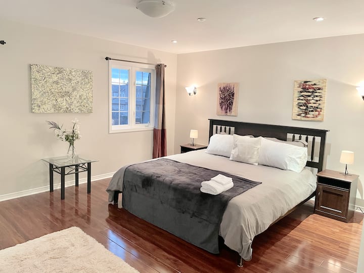 Spacious 3-bedroom + Den Townhouse With Parking. - Ajax