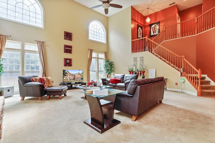 Private Room & Bath In Luxury Home (3 Rooms Open) - Manassas, VA