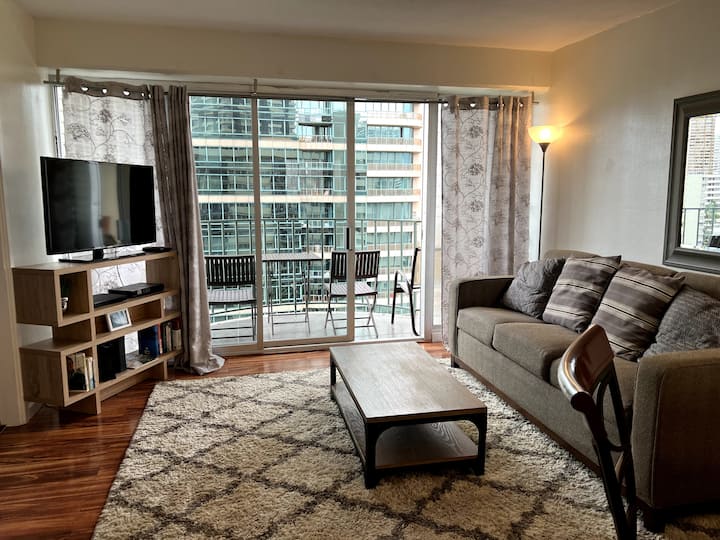 2 Bedroom Waikiki Condo/free Parking /4beds - Honolulu
