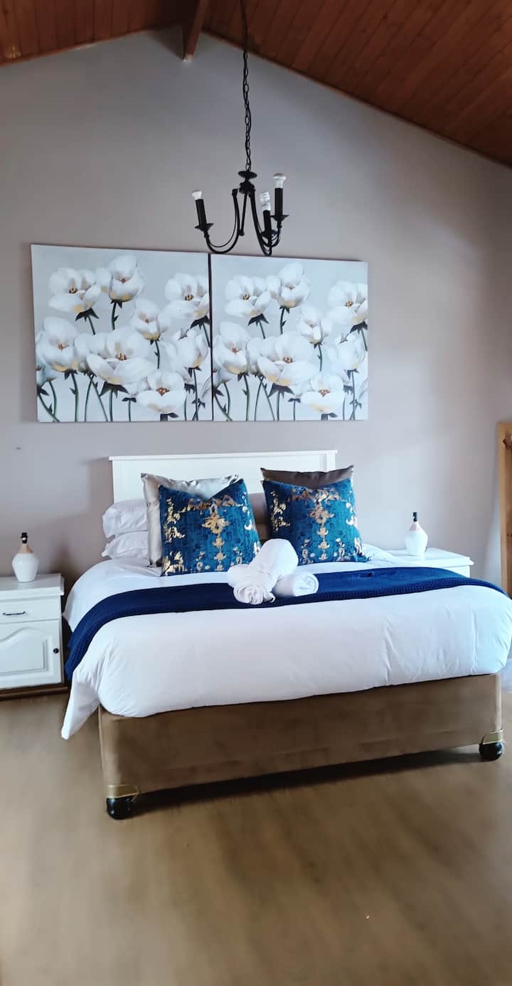 Mkababa's Beautiful And Spacious - Durban