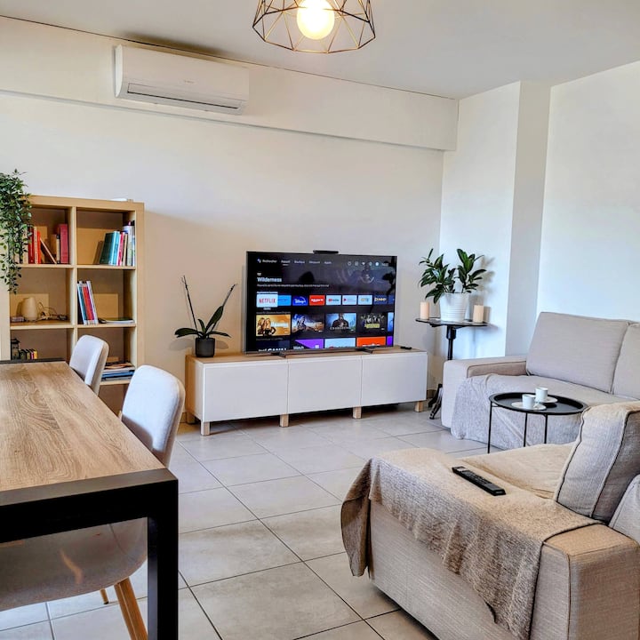 Métro A Parking & Balcon - Logement Moderne 3 Ch. - Bron