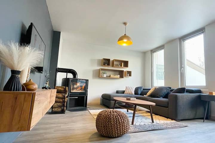Maison Confortable Avec Terrasse & Baby-foot - Bourg-en-Bresse
