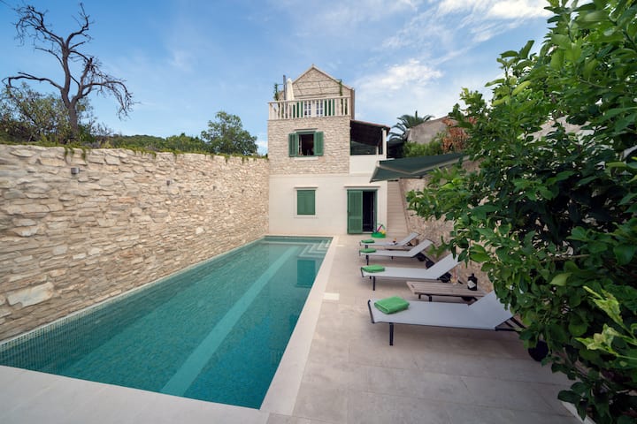Serenity Pool Villa, Vis - Vis