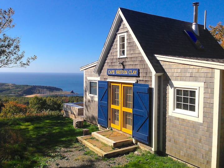 Gorgeous Cottage And Ocean Views, 3 Min. To Beach - Cape Breton Island
