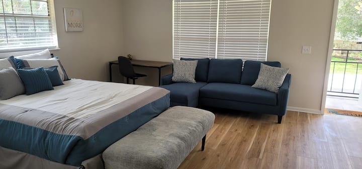 Cozy Studio 6mins From Beach - Vero Beach, FL