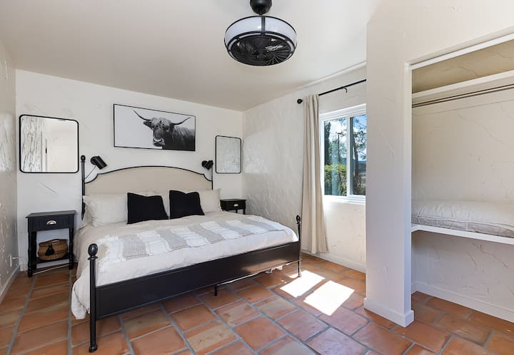 Beautiful Los Alamos Farm House - Los Alamos, CA
