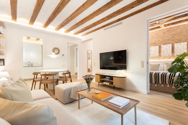 New Charming Apartment In The Center - Barcelona
