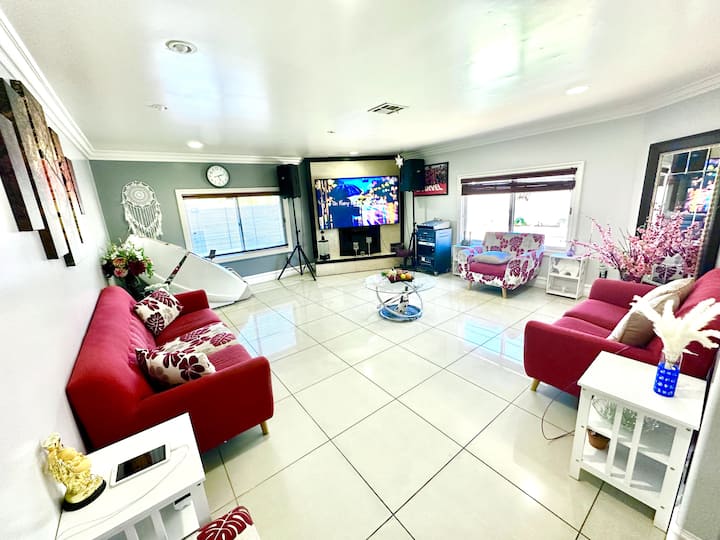 Adorable Bedroom 1 By Strip & Airport - Las Vegas, NV