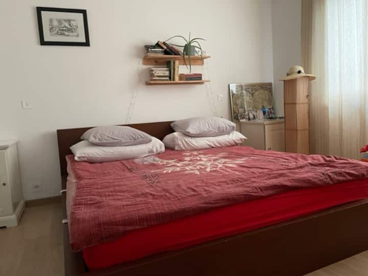 Chambre Et Sa Salle De Bain - Yvoire