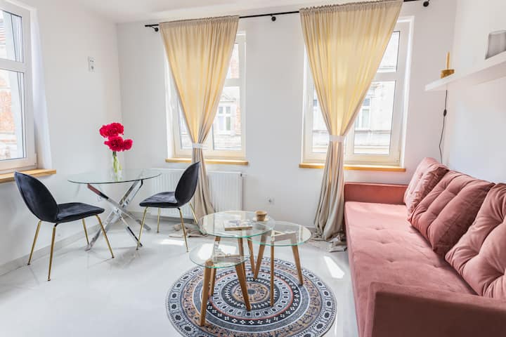 Moveen Retreat: Studio W/netflix & Free Parking - Wrocław