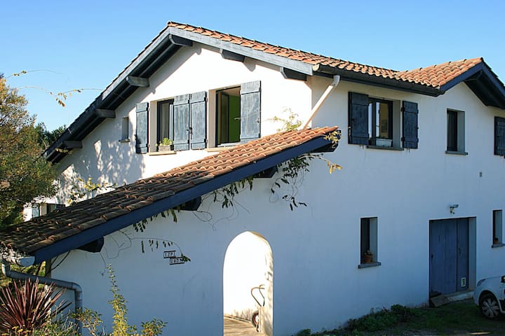 Izpi Urdin Surfhouse : Lafitenia - Guéthary