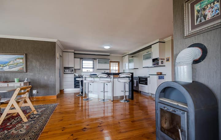 Designer Ocean View 3br Flat - Port Elizabeth