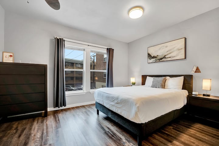 Walkable Downtown | Ac Ready  | Free Parking! - Tacoma, WA