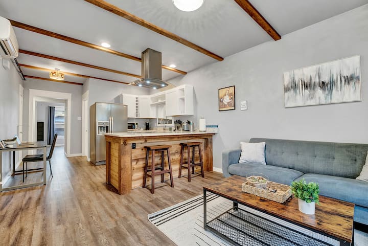 Walkable Downtown | Ac Ready  | Free Parking! - Federal Way, WA