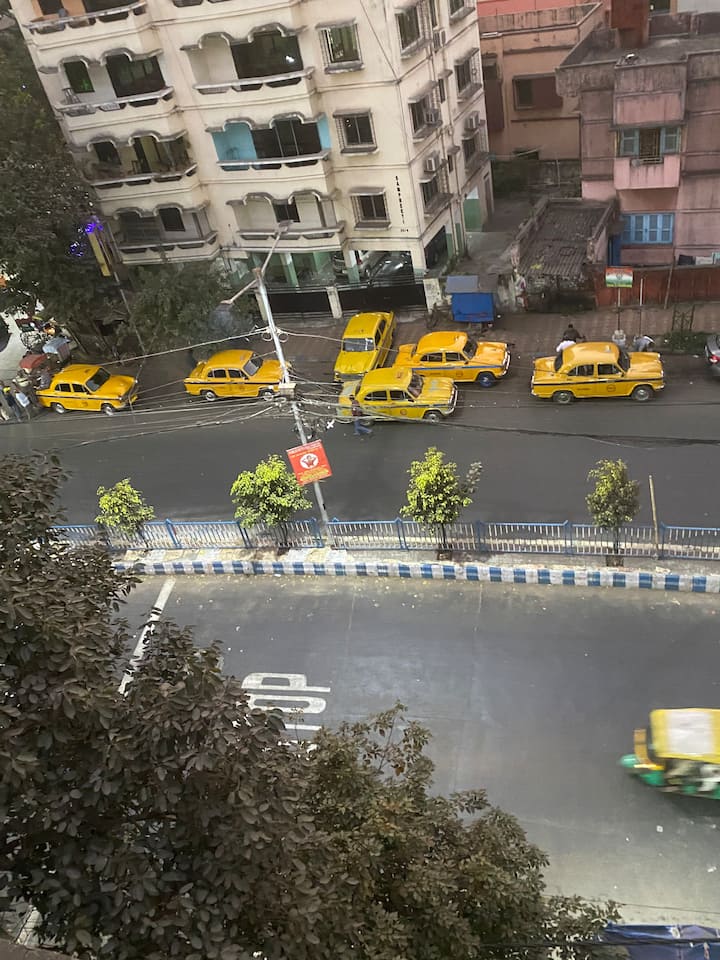 2 Bhk Flat/car Parking/lift - Calcuta