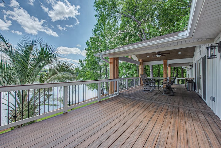 The Blue Heron - Lake Front View - Lake Wylie, SC