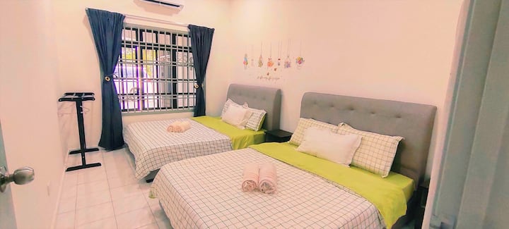Kulai Taman Gunung Pulai 3br 9pax Netflix Smart Tv - Kulai