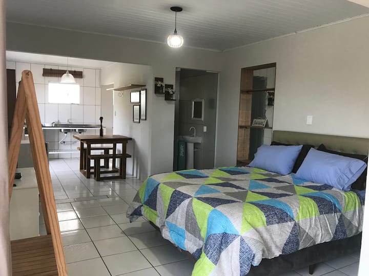 Apartamento A Poucos Metros Da Praia. - Florianópolis