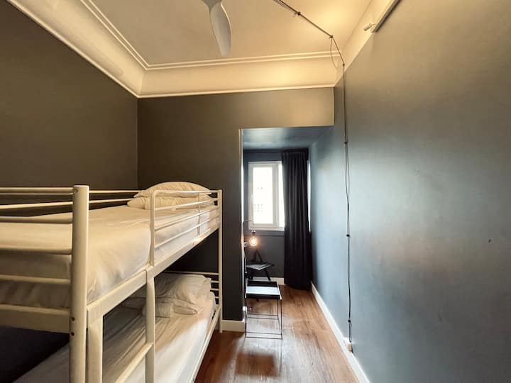 Avenue Hostel & Suites - Twin Room Shared Bathroom - Lisboa