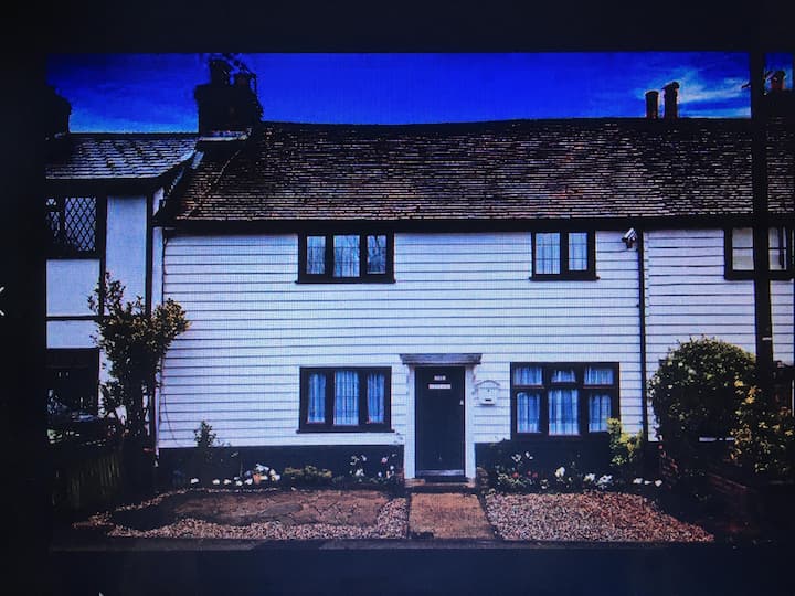 The Cottage - Tonbridge