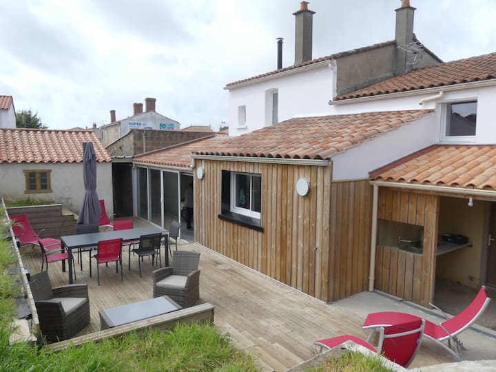 Maison De Ville  3* Avec Terrasse Et Jardin Clos - Talmont-Saint-Hilaire