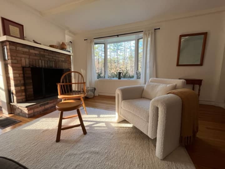 Bright & Cozy Ranch Style House - Great Barrington, MA