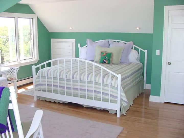 Ocean Front B&b -Sandtower Room Private Deck - Cape Cod, MA