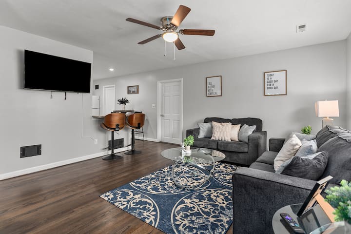 Walkable Near Op Downtown_pets!|fenced In Yard - Overland Park, KS