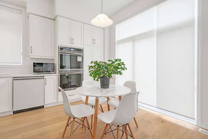 Spacious 5br Home/office -Gta, Whitby, 401,407,412 - Ajax