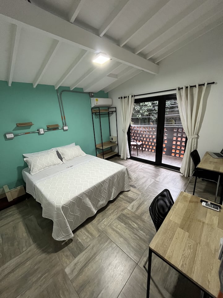 Comfortable Room In Medellín Poblado - Medellín, Colombia