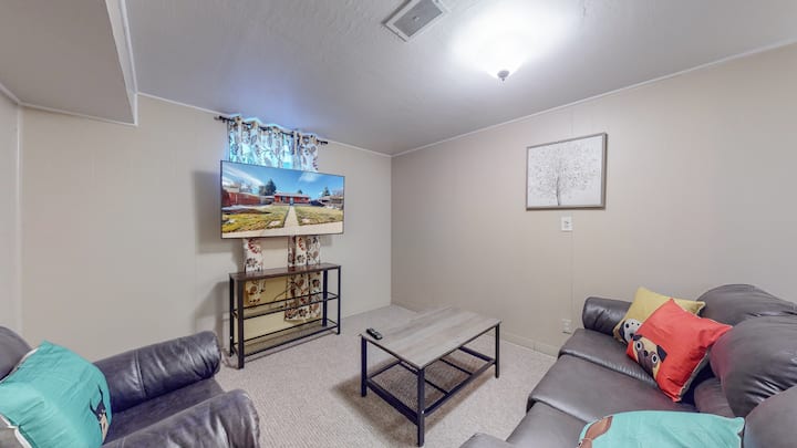 Spacious Family Home, King Beds Large Yard And Fun - Westminster, CO