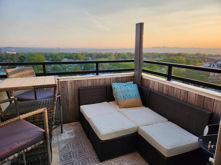 Big Bright Corner Penthouse In North End - Halifax, NS, Canada