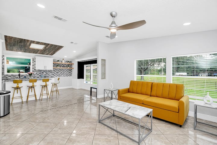 A Beautiful St. Cloud Cottage - Lake Mary Jane, FL