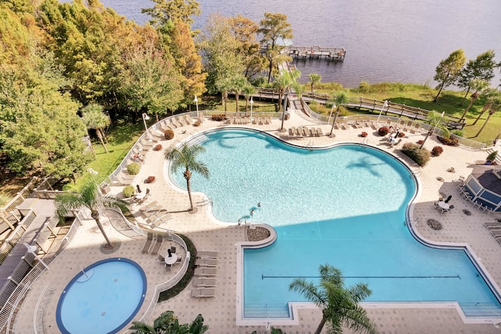 #1-606 Cozy Lakefront Condo Disney Epic Universe - Orlando, FL