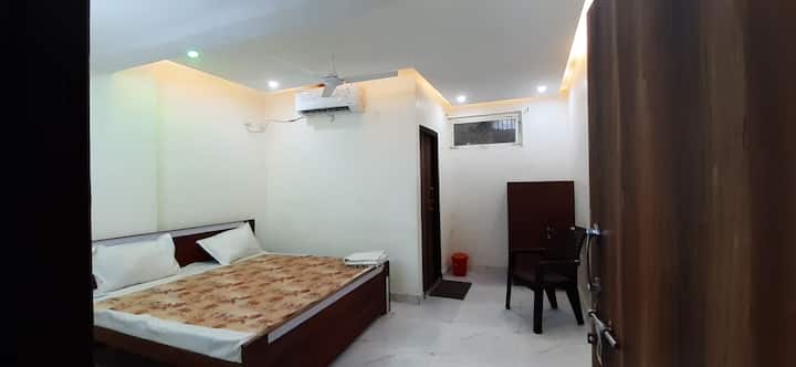 Shri Gopal Garden 3 Rooms 3 Bathrooms - Vrindavan