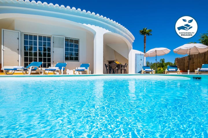 Villa With Private Pool, Just 700m To The Beach - Armação de Pêra