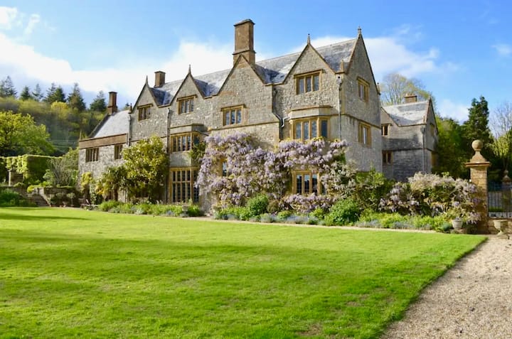 Historic Elizabethan Manor In South Somerset - Lyme Regis