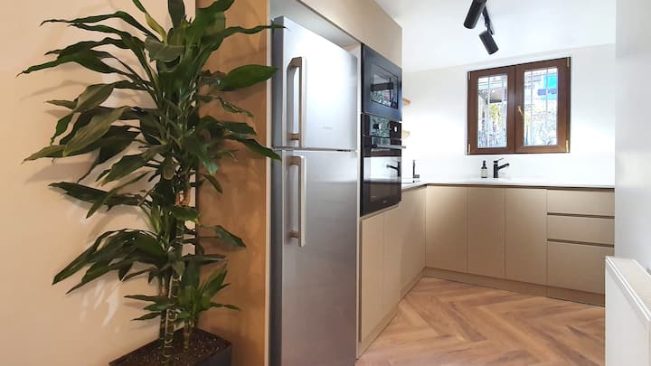Luxury Home Away From Home - Tbilisi